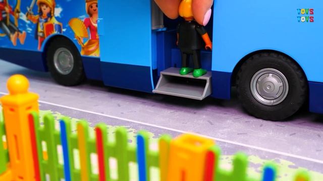 Полицейская машина VS Школьный автобус - Кто побеждает