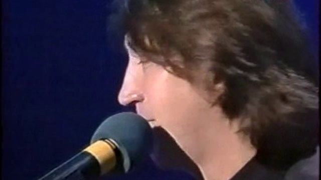 Олег Митяев - "Обучаю играть на гитаре". (автор Ю.Визбор). Концерт в ГКЗ Россия 20 июня 2002 год.