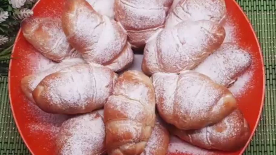 Постные дрожжевые рогалики