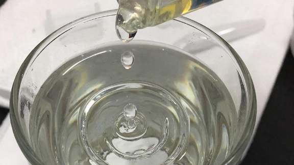 Опыт с йодом и аскорбиновой кислотой.