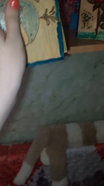 Картины подклеены