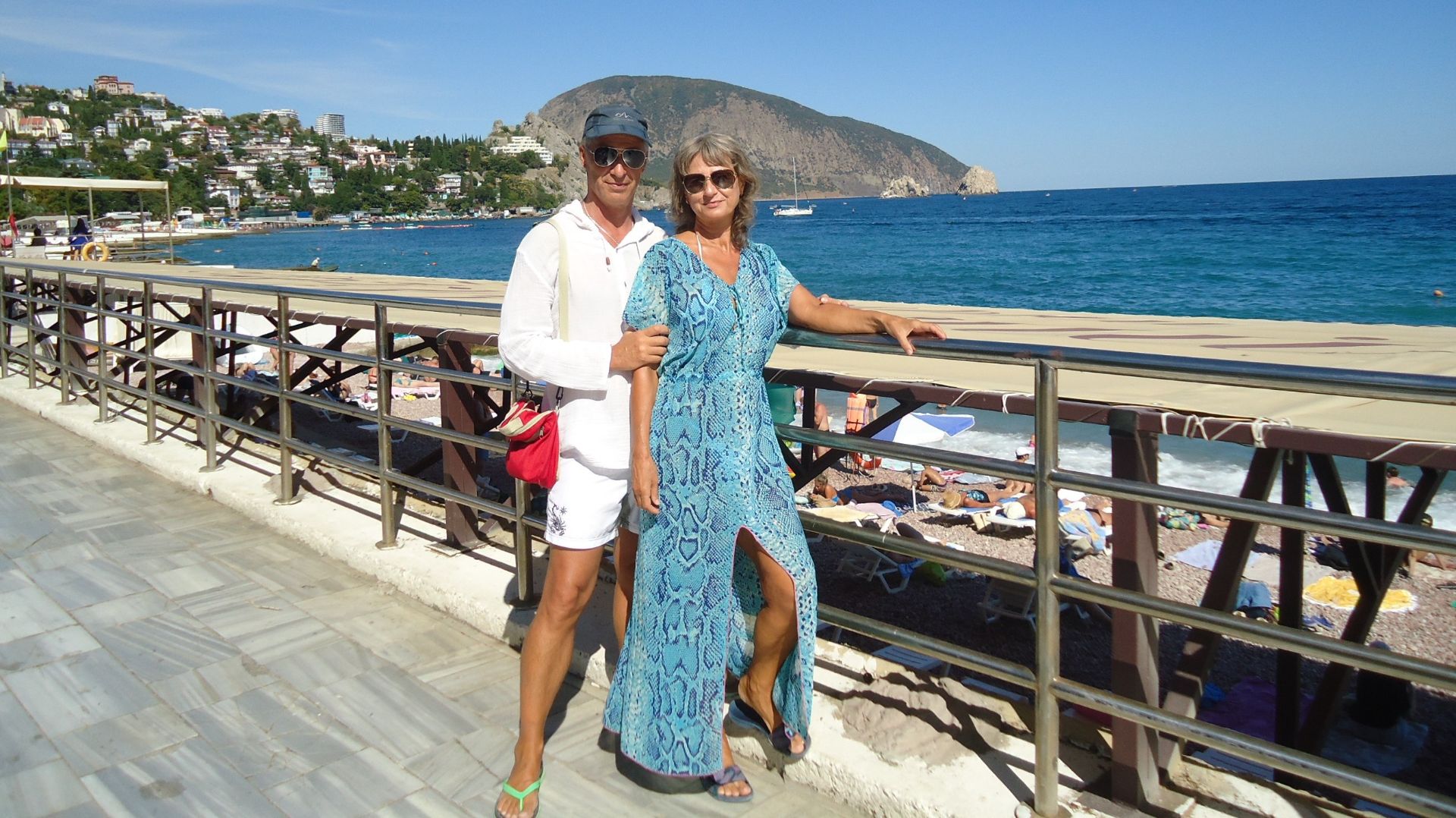 Обзор набережной в Гурзуфе, Крым.