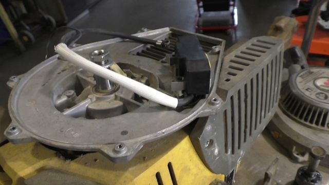 Ремонт бензинового отбойного молотка Часть 1