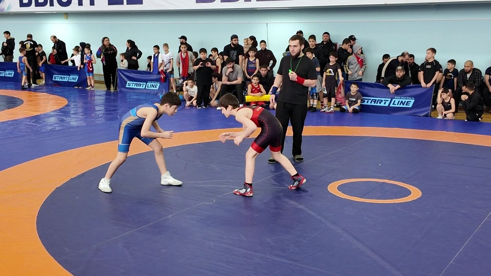 В Сургутском районе в память о героях СВО провели турнир по вольной борьбе