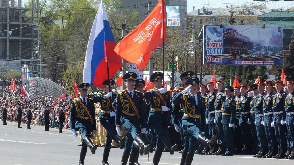 Парад 9 мая 2016 г. в Иванове в честь 71-й годовщины Победы в Великой Отечественной войне