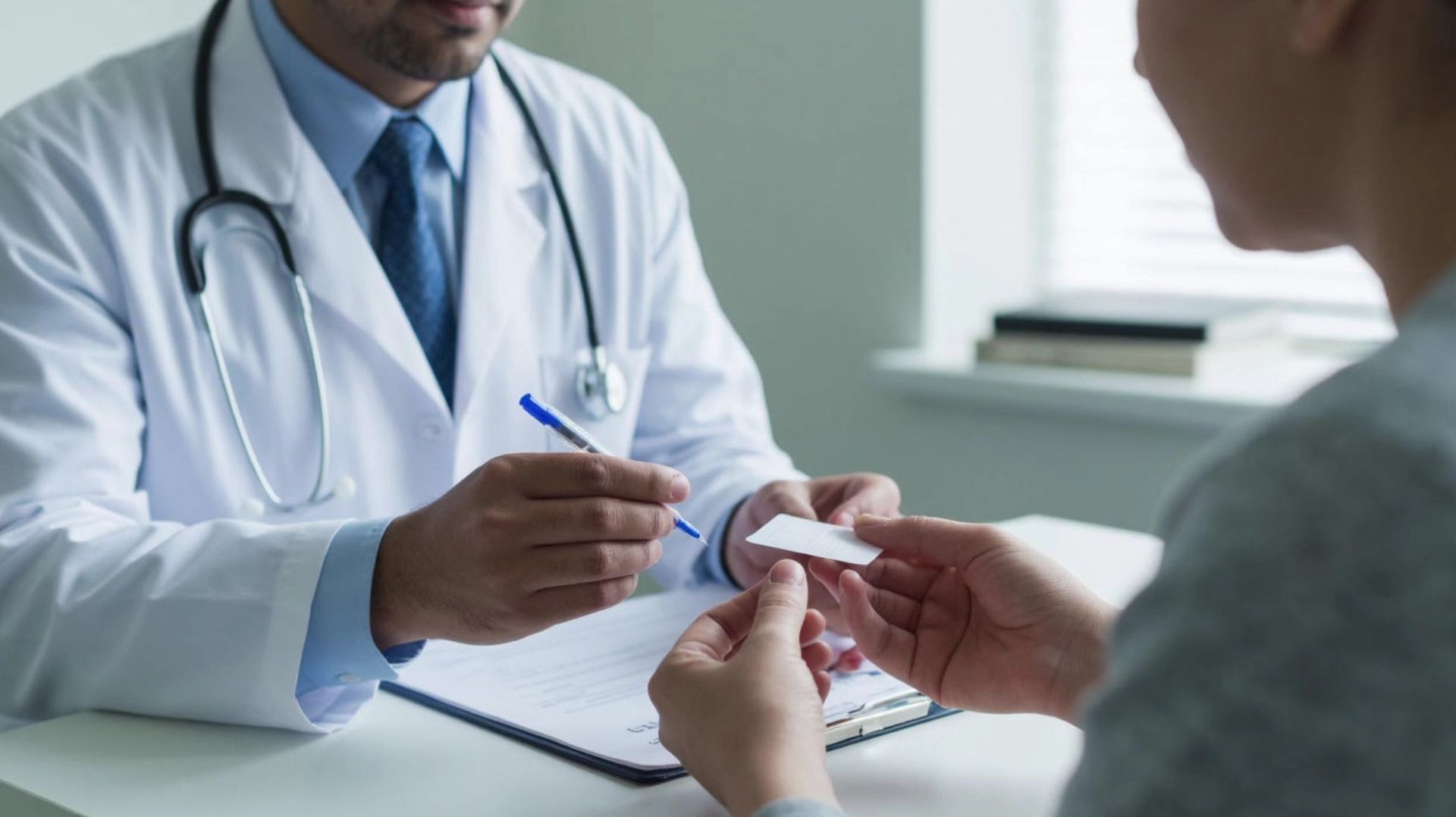 В качестве профилактики отеков может помочь коррекция уровня белка в рационе