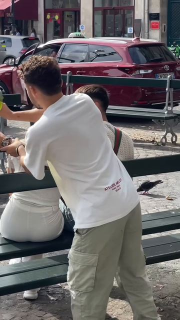 Пусть эта любовь передается из поколения в поколение.