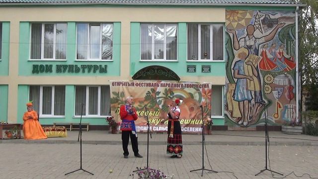 В ЗОЛОЧЕНОЙ ЦЕРКВИ НА С ТОБОЙ ВЕНЧАЛИ! Очень красивая и многими любимая песня!