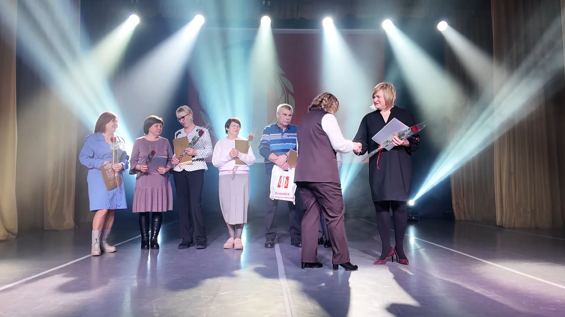 В ДК Кирова отметили День работников ЖКХ