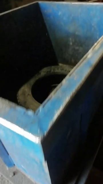 Переработка автомобильных покрышек на одновальном шредере