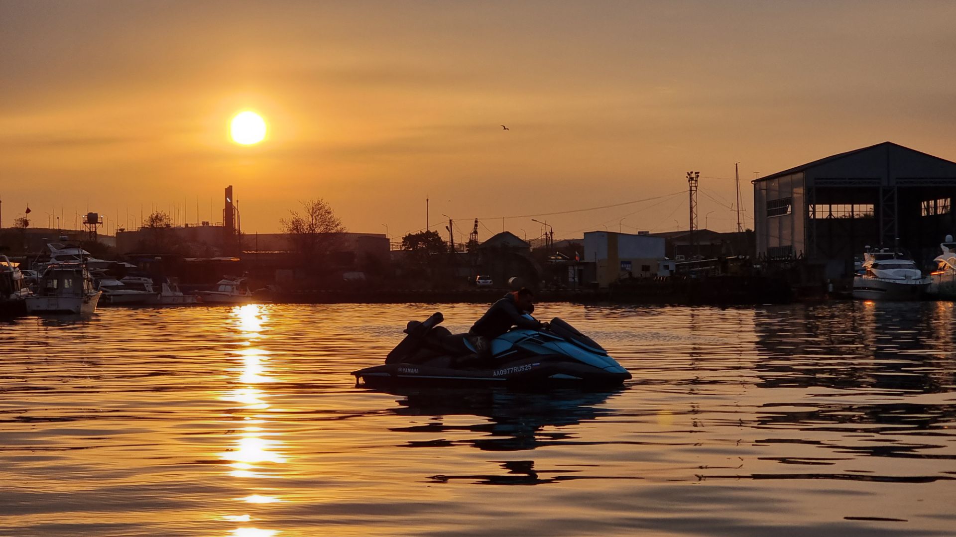 На остров Стенина Славянка о Стенина на водном мото YAMAHA