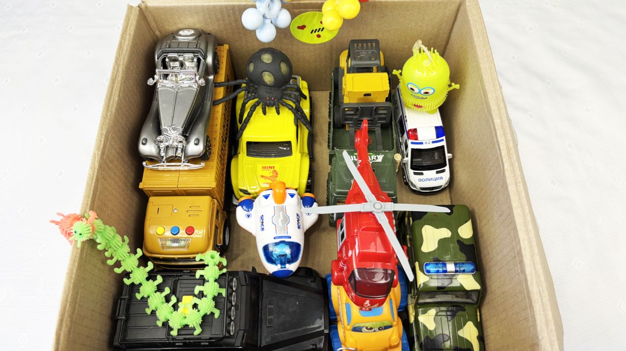 Мультики для детей и малышей про Новые яркие Машинки в коробке и вертолет. Мультики машинки