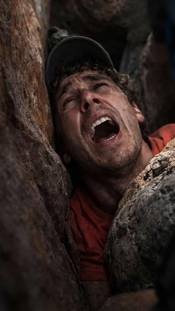 Ему придавило руку камнем. Он сделал невозможное