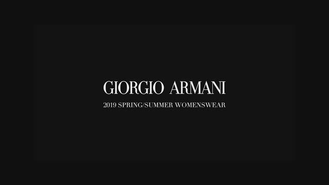 Показ женской коллекции Giorgio Armani весна-лето 2019