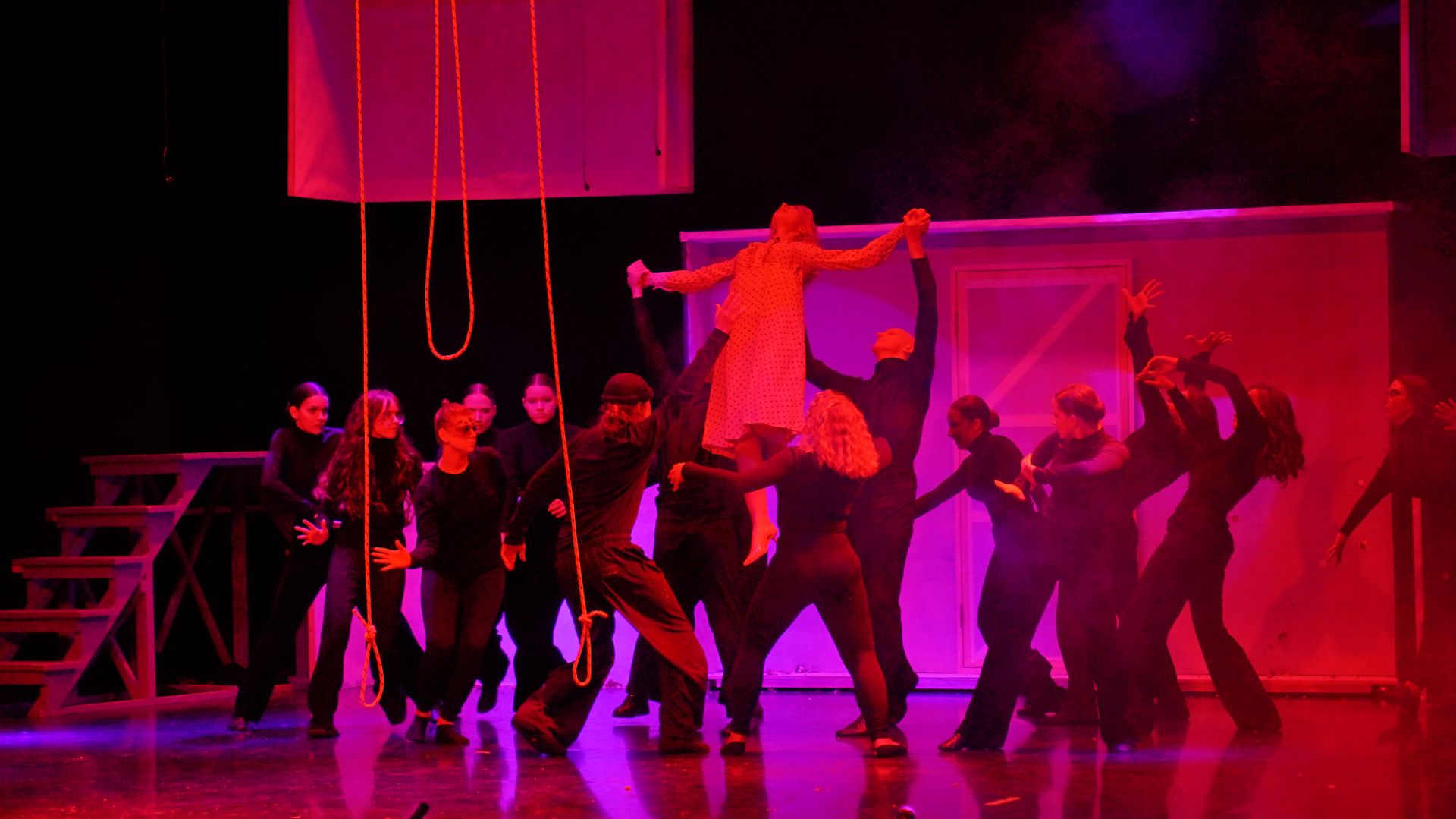 «Дом». Спектакль театральной студии «Волшебная маска»