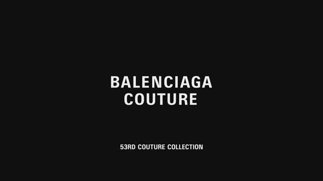 Показ 53-й кутюрной коллекции Balenciaga лето 2024