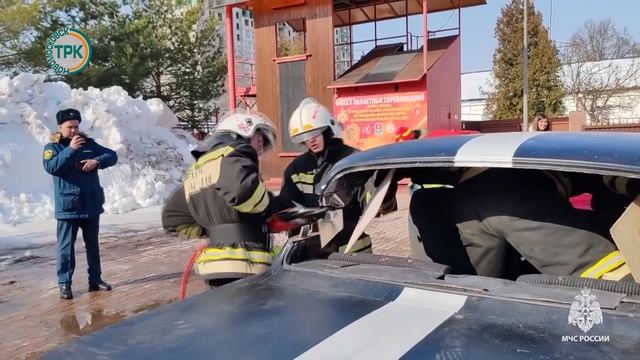 В Новомосковске прошли областные соревнования спасателей