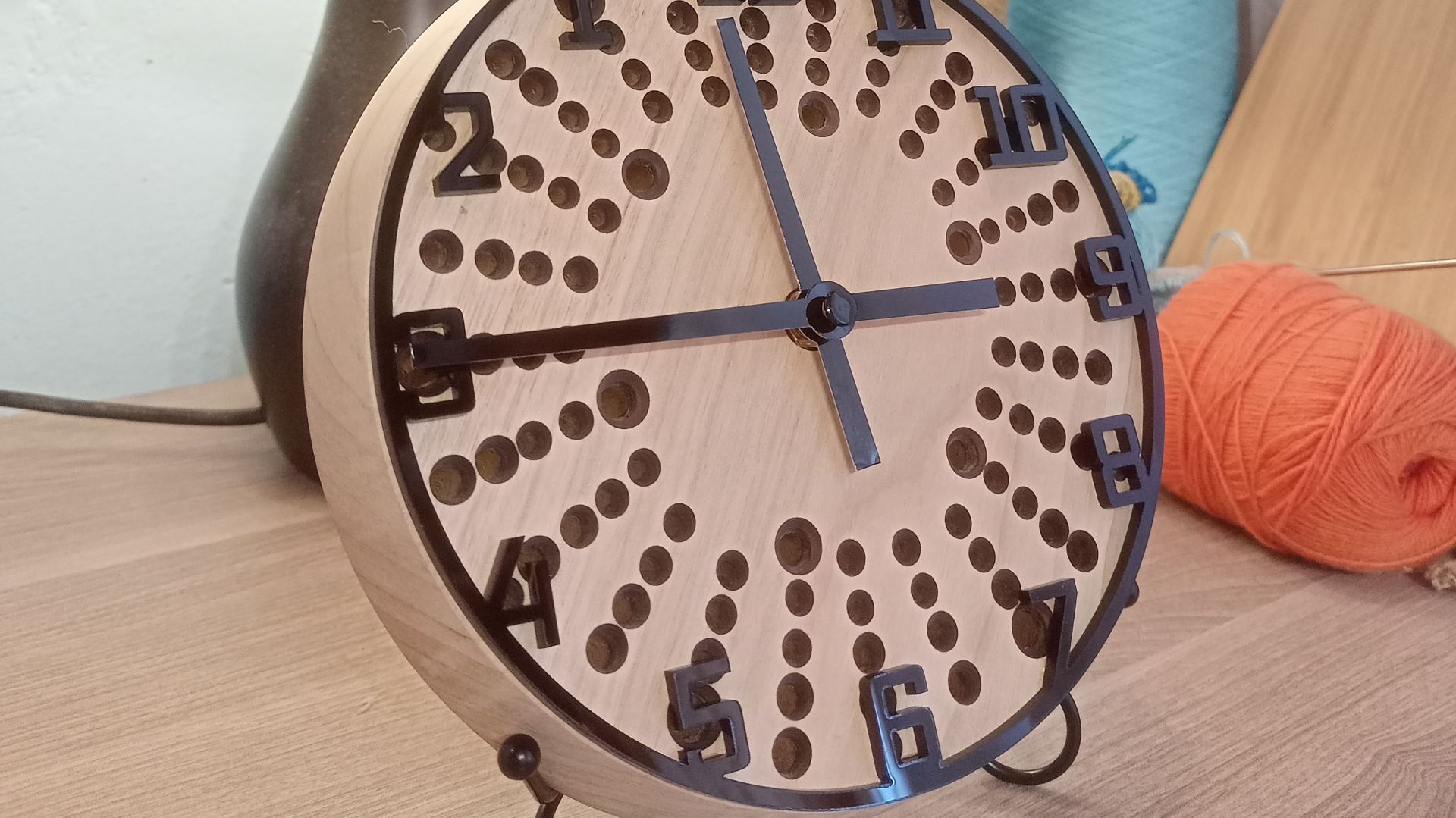 2.  Античасы С.Данилова САХАСРАРА на 7й плашке преобразователя А.Тюрина из натурального дерева )))