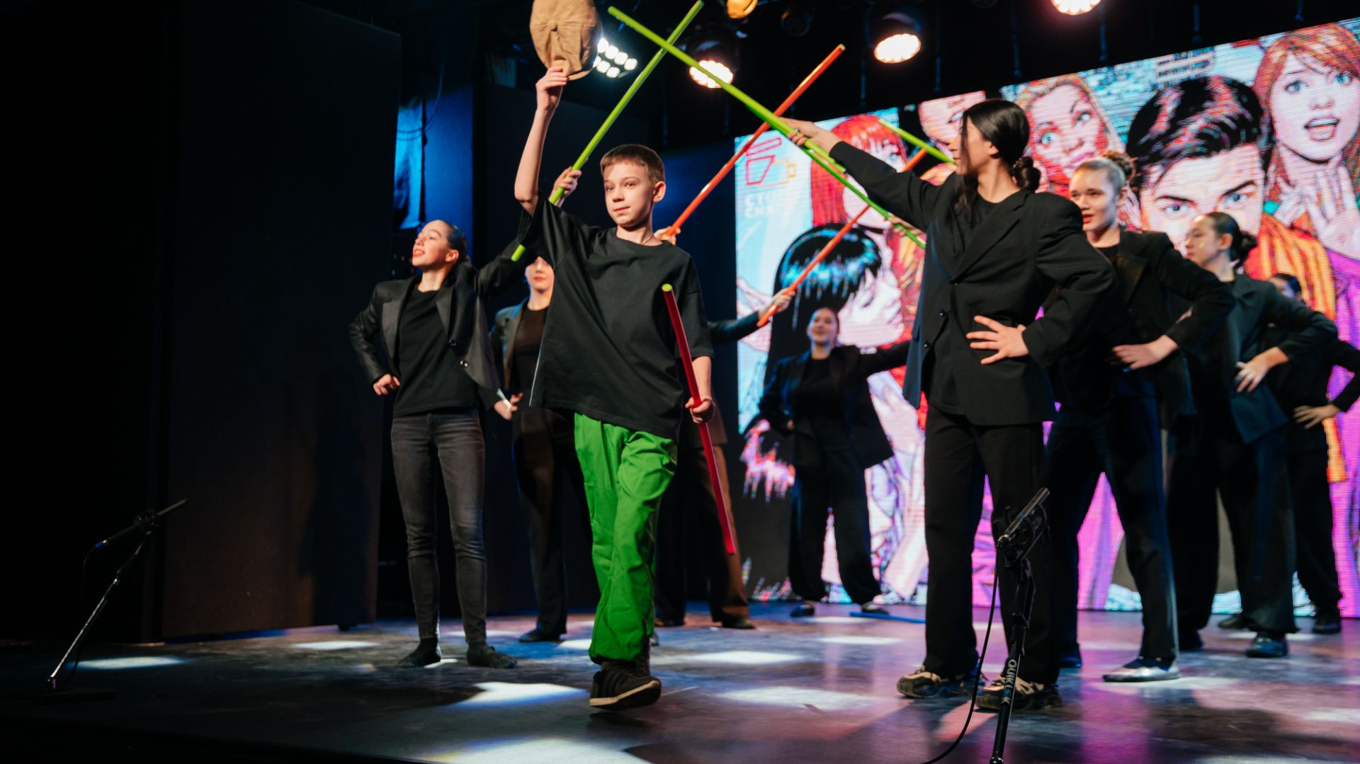 Группа Среды 13-15 лет  Музыкальный номер с тростями