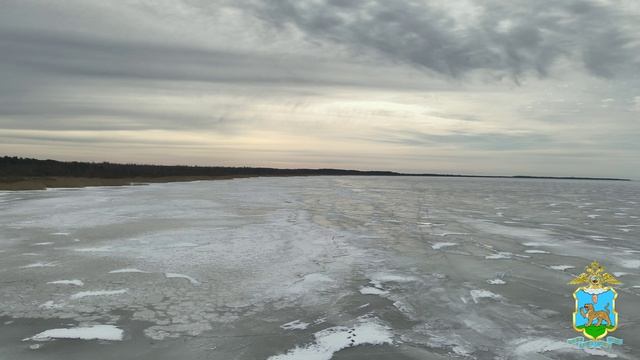 Полицейские совместно с МЧС усиливают профилактическую работу по недопущению выхода граждан на лёд