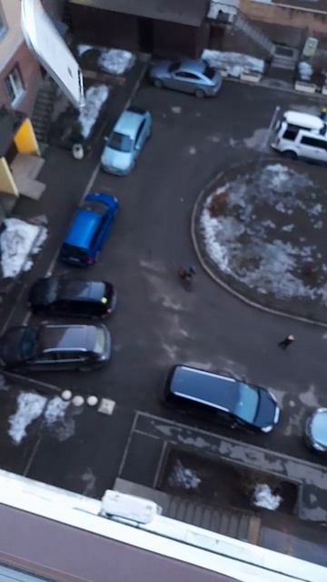 что будет если кинуть айфон с шестого этажа?