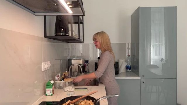 ОБЗОР - Родители переезжают. Карине Дианa не хочет  помогать. Продажа автомобиля, квартиру никто не