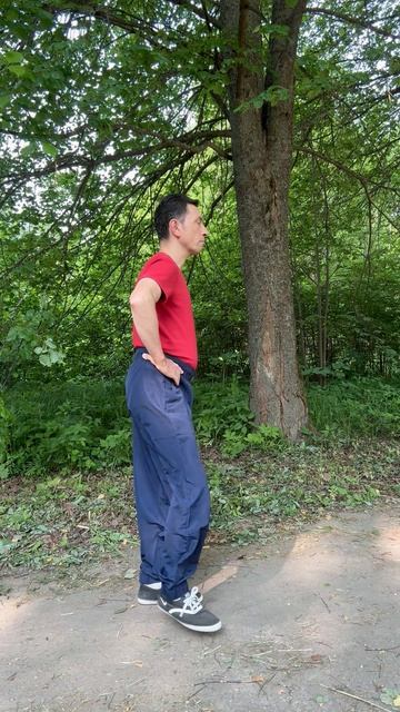 Упражнение для коленных суставов «Велосипед»