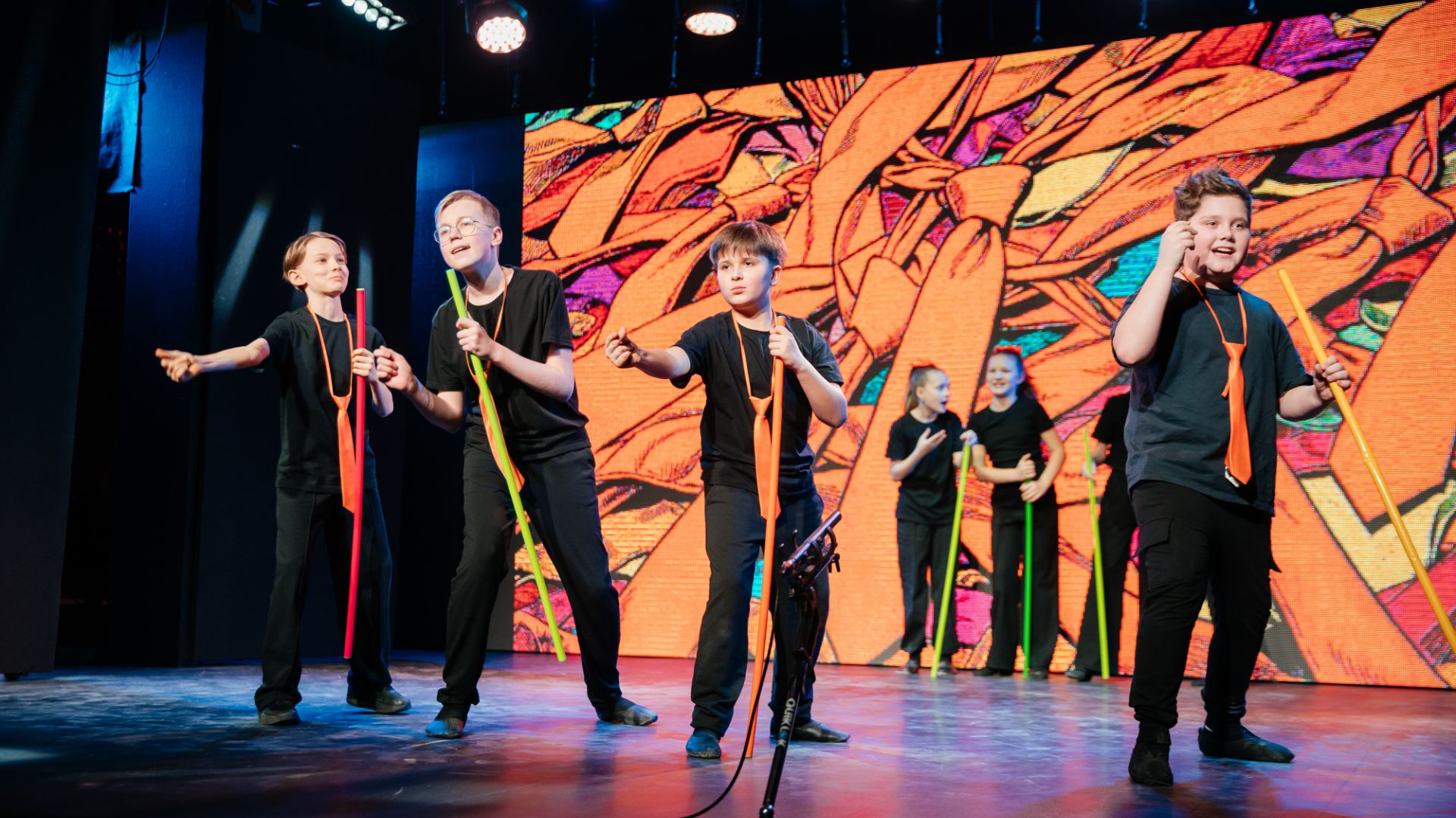 Группа Понедельника 10-12 лет Музыкальный номер с тростями