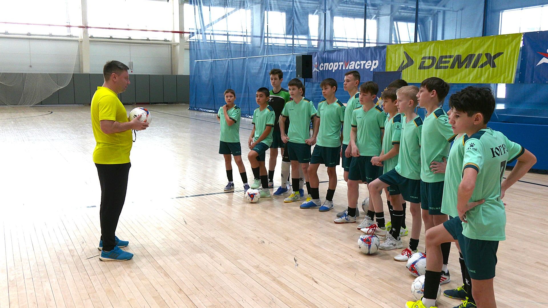 Звезда мини-футбола Константин Маевский провёл мастер-класс в Югре