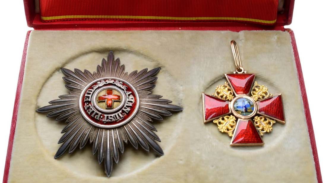 Аукцион 48. Лот 174 - Комплект знаков ордена святой Анны I степени в футляре.