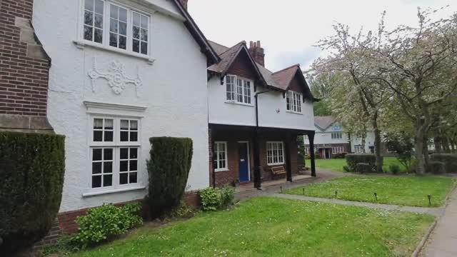 НЕТИПИЧНАЯ АНГЛИЙСКАЯ ДЕРЕВНЯ ИЛИ МЫЛЬНАЯ  ОПЕРА. ВИДЕО ИЗ АРХИВА.