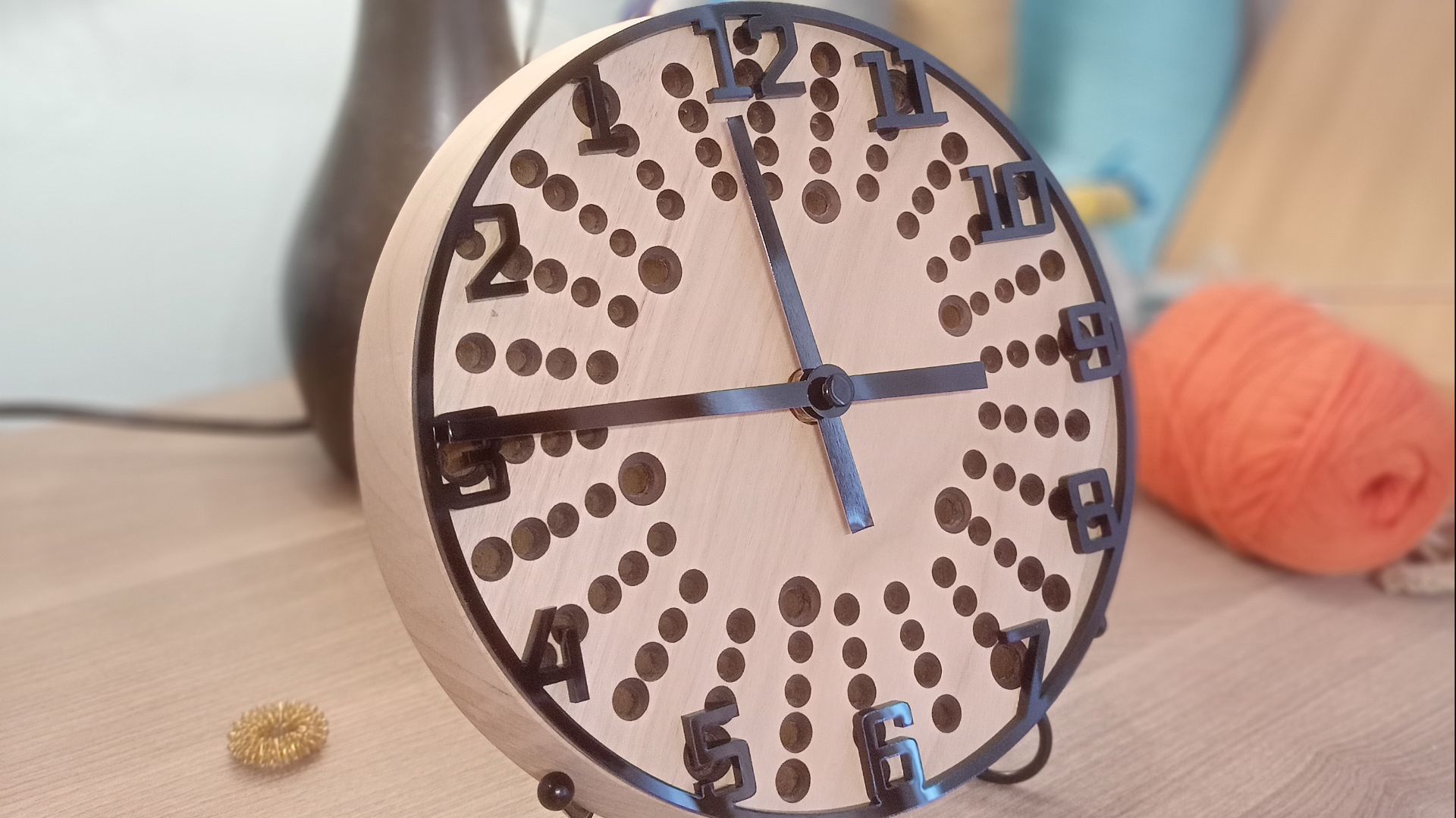 3.  Античасы С.Данилова САХАСРАРА на 7й плашке преобразователя А.Тюрина из натурального дерева )))