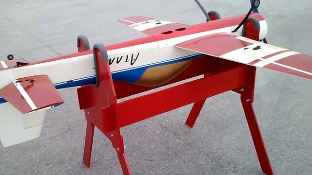 Атлант F3A №1 на подставке.