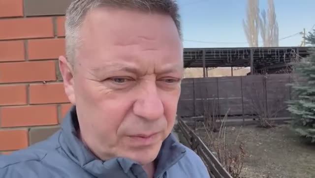 Жизнь вне  орхидей- расстроился СЫН и задумался, а мне ещё придётся РАСКОШЕЛИТЬСЯ