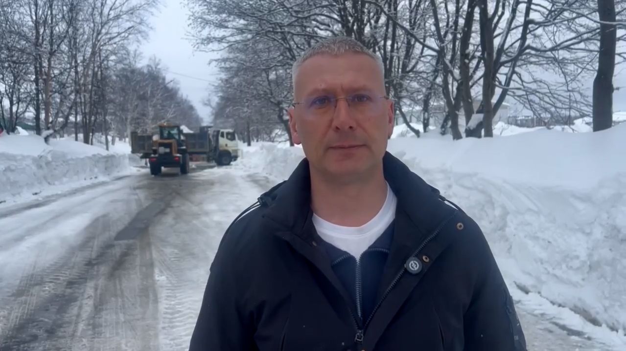 Глава округа Евгений Михлик обратился к жителям Охинского района о расчистке дорог