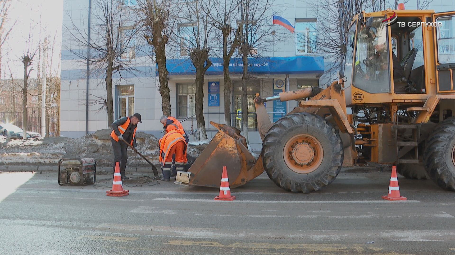 В Серпухове в усиленном режиме проводится ямочный ремонт на дорогах