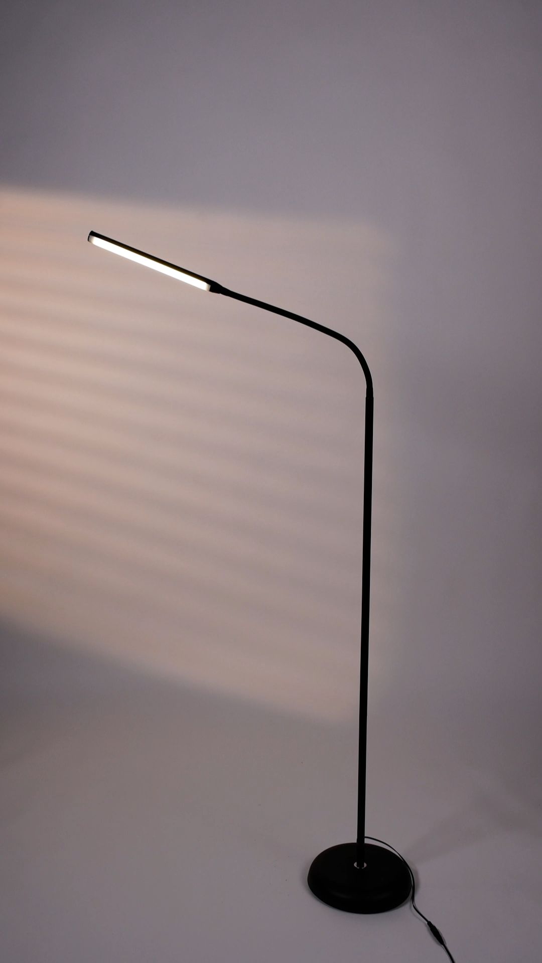 Светильник напольный Camelion KD-795 C02 чёрный LED