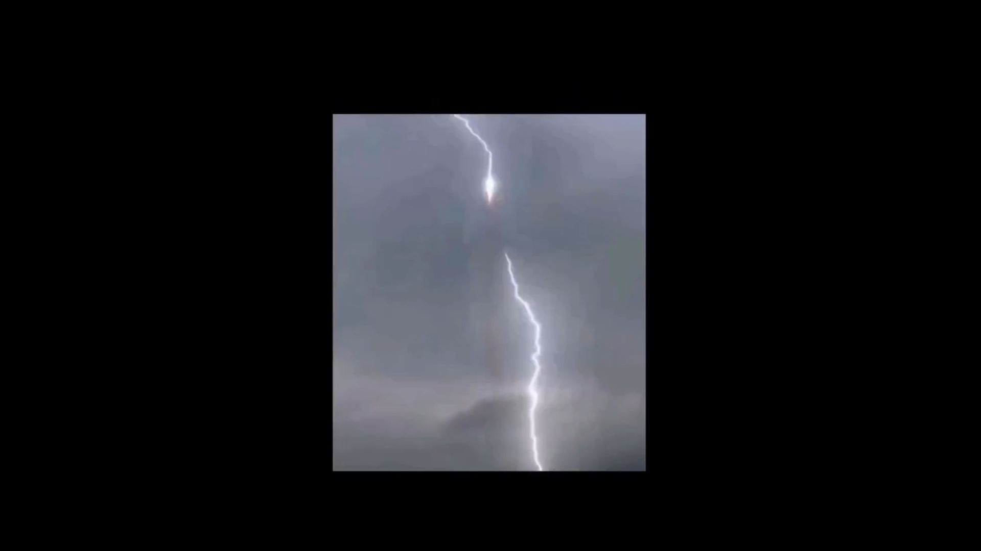 Удар молнии в ракету Союз