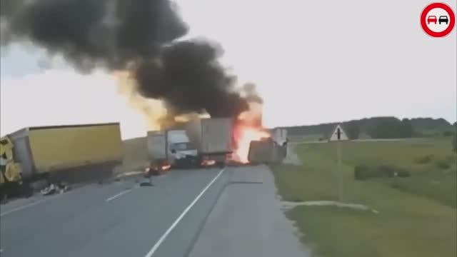 Жесть! Подборка Аварий на дороге и ДТП с пожаром.