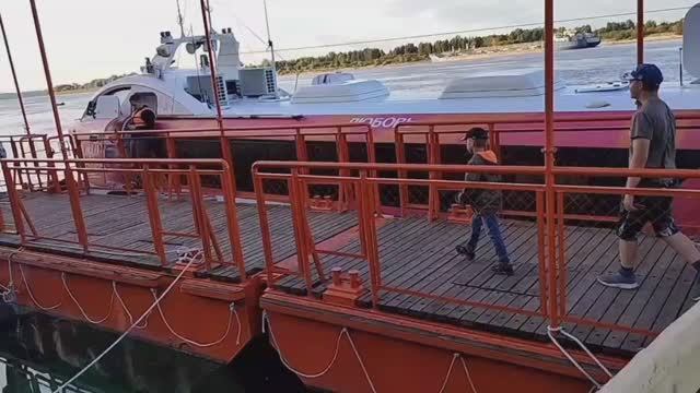 Из Кстова до Нижнего Новгорода по Волге на Валдае 45Р, пробуем новый транспорт