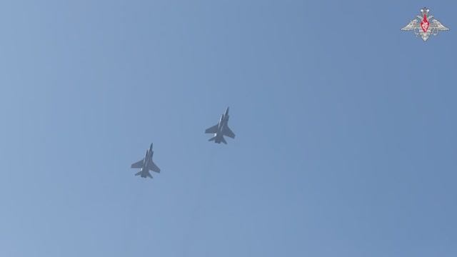 Самолеты МиГ-31и с гиперзвуковыми аэробаллистическими ракетами «Кинжал» плановый полет 17 марта 2026