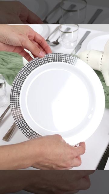 Набор 50 предметов с серебристыми тарелками и стаканом