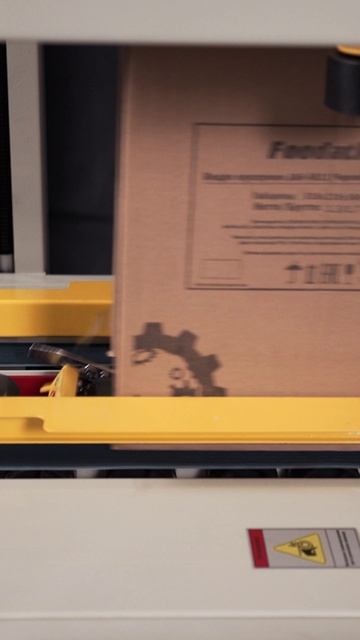 Полуавтоматический заклейщик коробов FXJ-6050