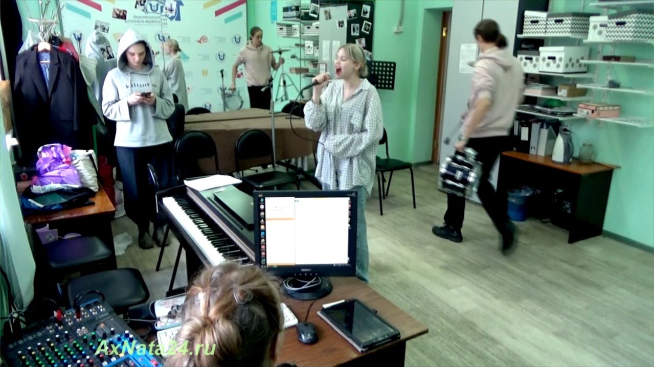 Колокол (Л.Агутин) -5я. Низкая тесситура. Сонорные в помощь. Речитатив-Органика.Анастасия Щелканова