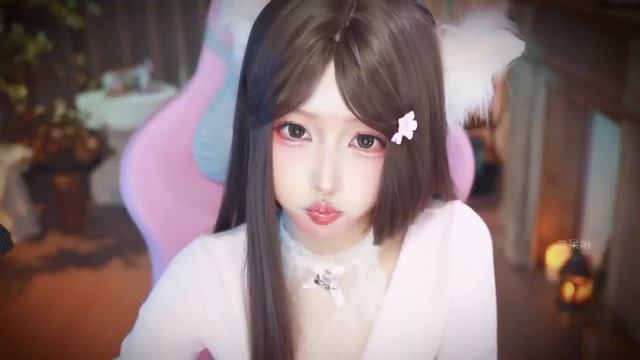 Асмр-массаж ушей со звуками, издаваемыми ртом