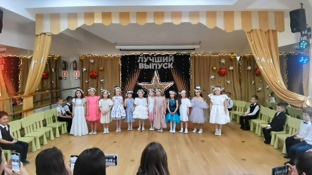 Сценка девочек на выпускном в саду. Воспоминания.