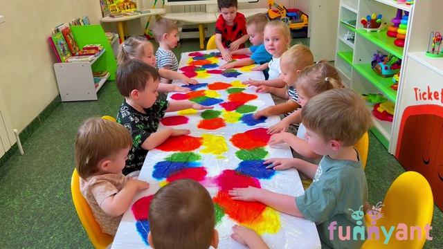 Рисование красками через плёнку у самых маленьких Funny Ant Malahovka