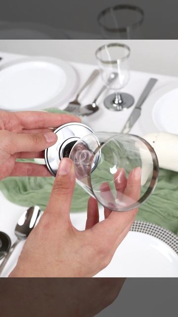 Набор 50 предметов с серебристыми тарелками и бокалом