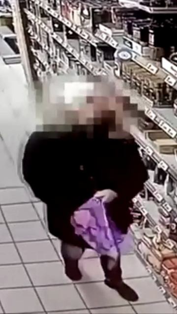 Ворует в Омских магазинах, будьте внимательнее