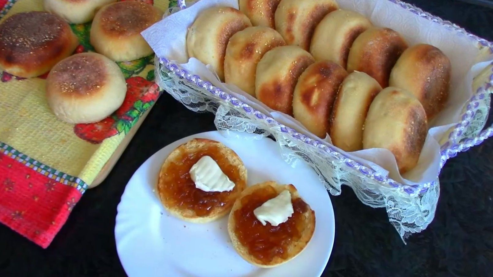 Булочки на сковороде, не сладкие маффины.